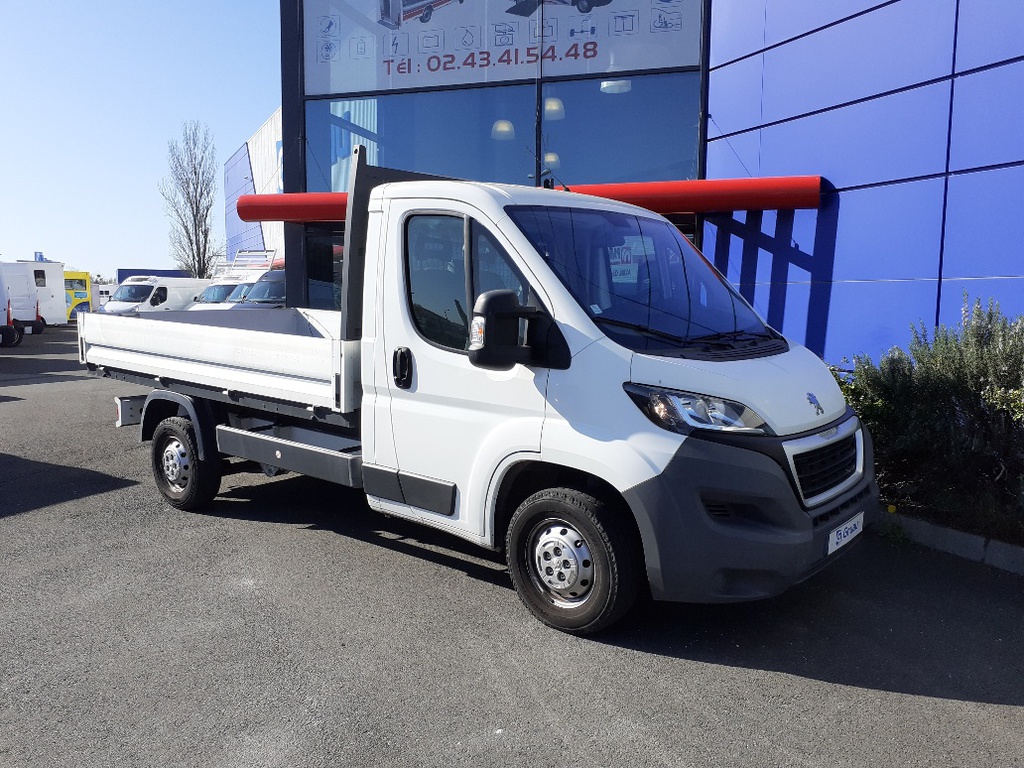 Utilitaire Benne / Plateau d'occasions | Gruau Occasion